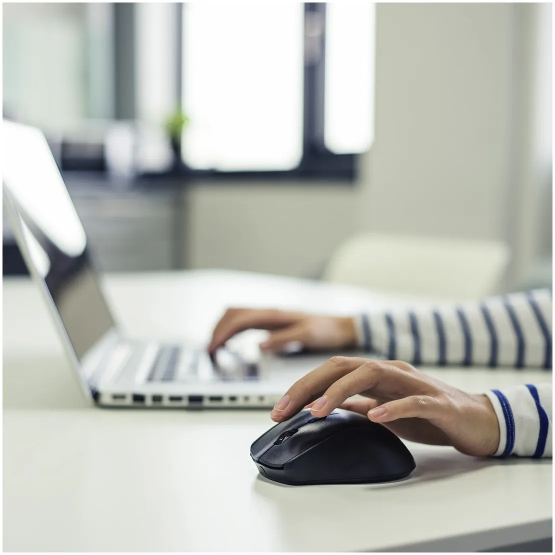 Hama OPTISCHE DRAADLOZE MUIS RIANO VOOR LINKSHANDIGEN Zwart Muis kopen ...