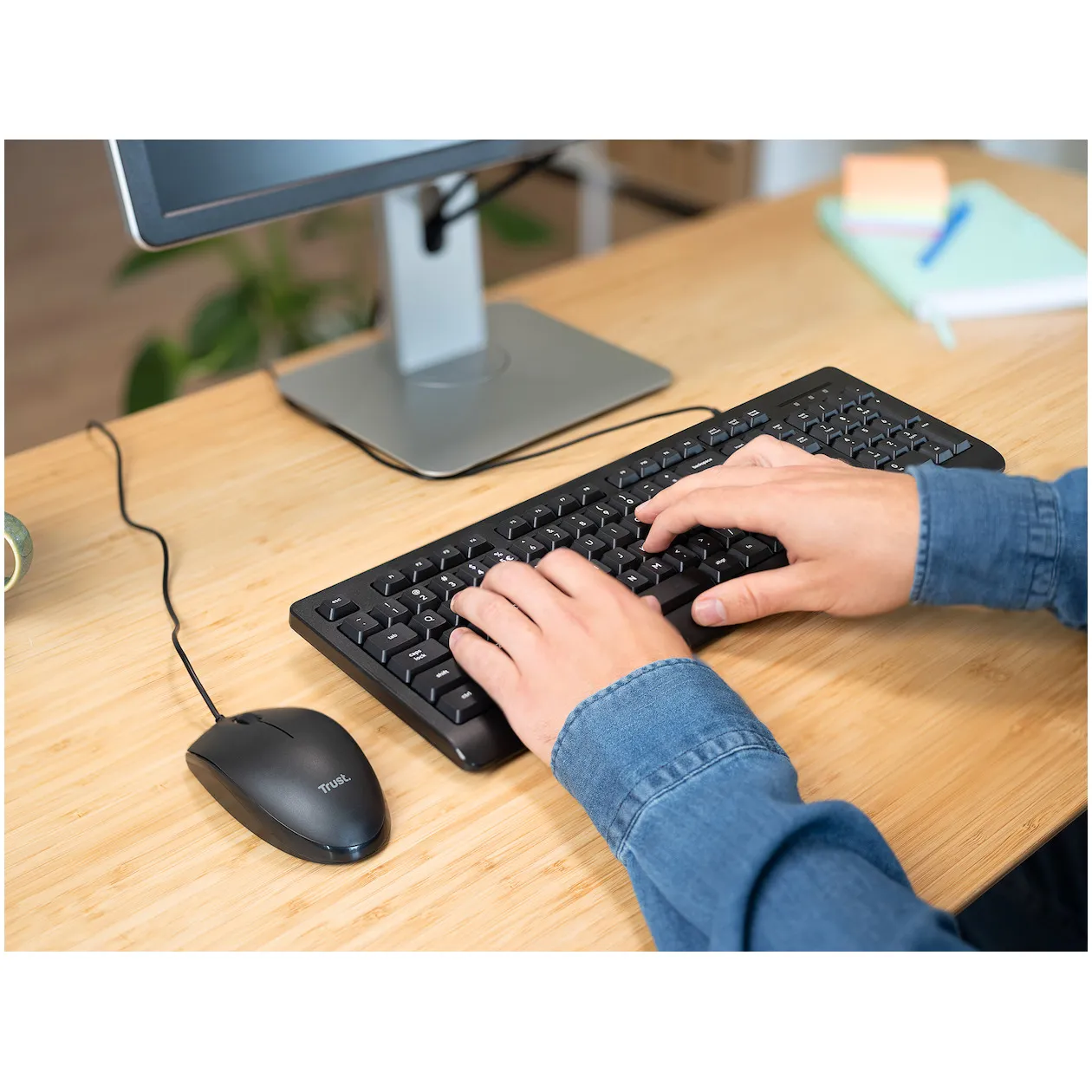 Trust Primo Bedraad toetsenbord en muisset Zwart Toetsenbord kopen? | Expert.nl