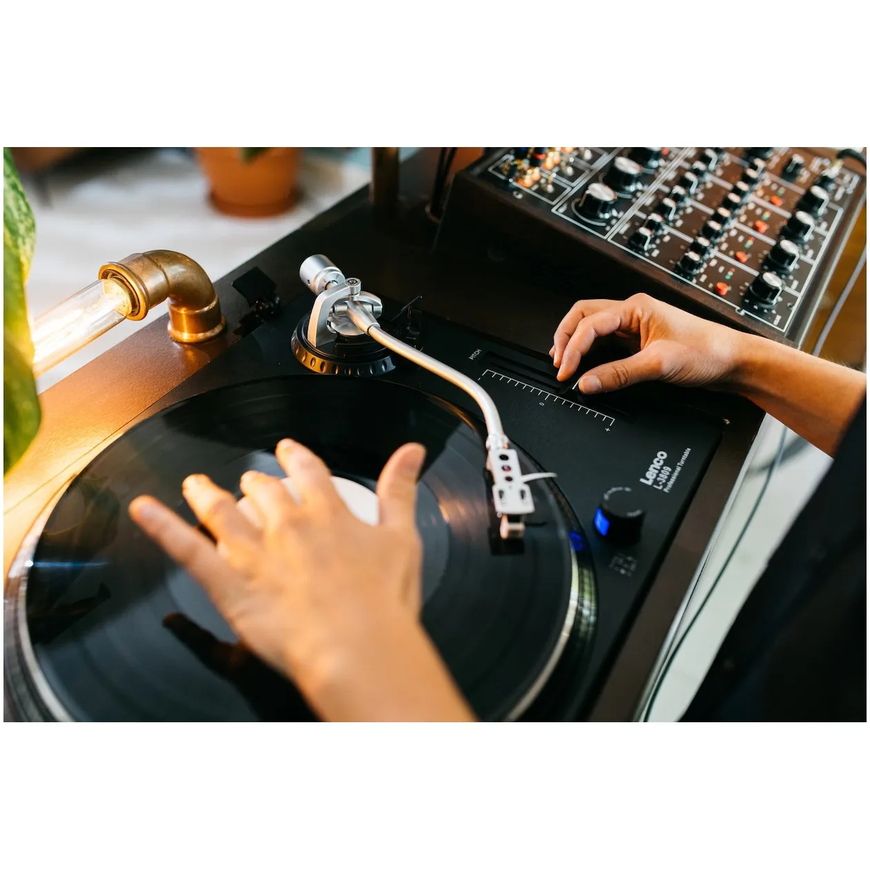 Lenco L-3809 Zwart Platenspeler kopen? | Expert.nl